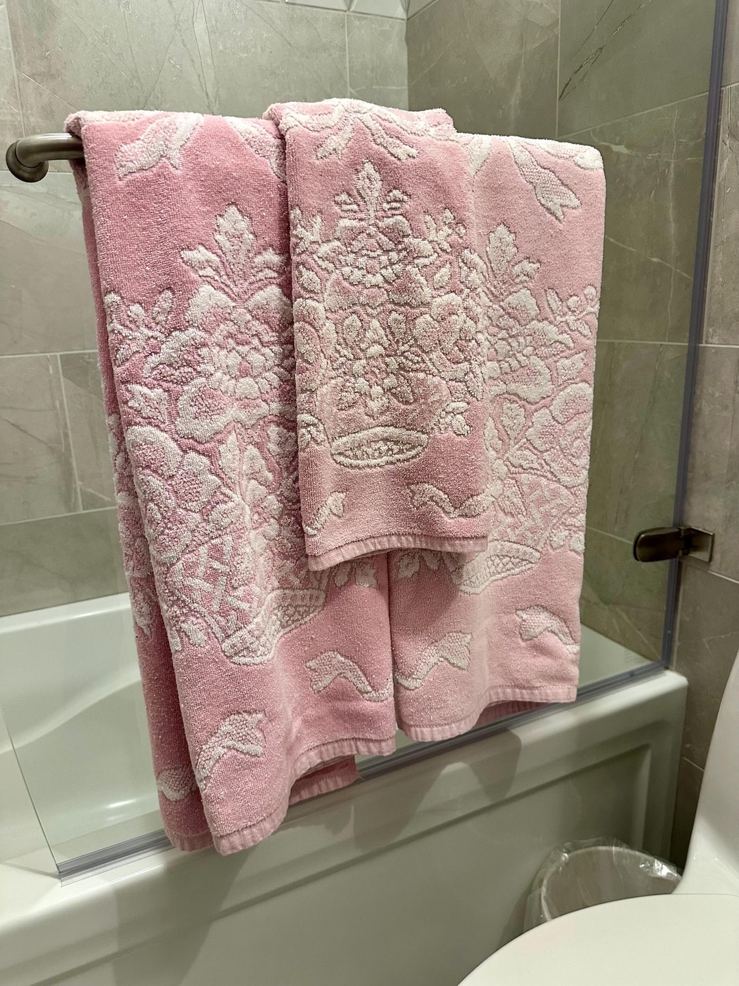 Vintage Bath Towels - Vintage Towels - Set of Pink Bath Towels by ...