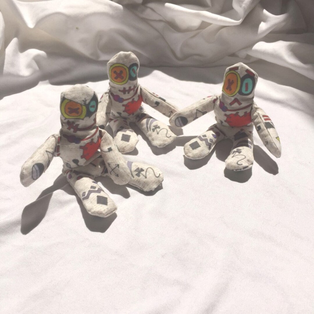 Voodoo Dolls With Attitude, Human Miniature With Wicca and Alchemical ...