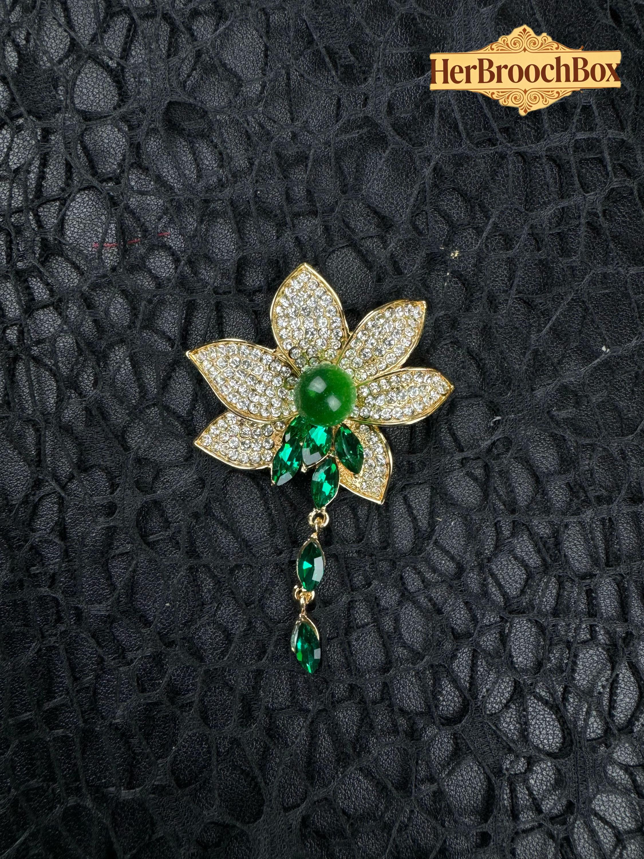 Elegant Emerald Green Crystal Flower Brooch • Gold Tone Rhinestone ...