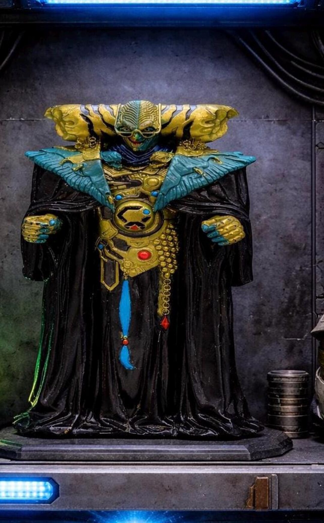 Bandai 1995 Sci-fi Villain Figure Statue – Gold & Teal Armored Robed ...