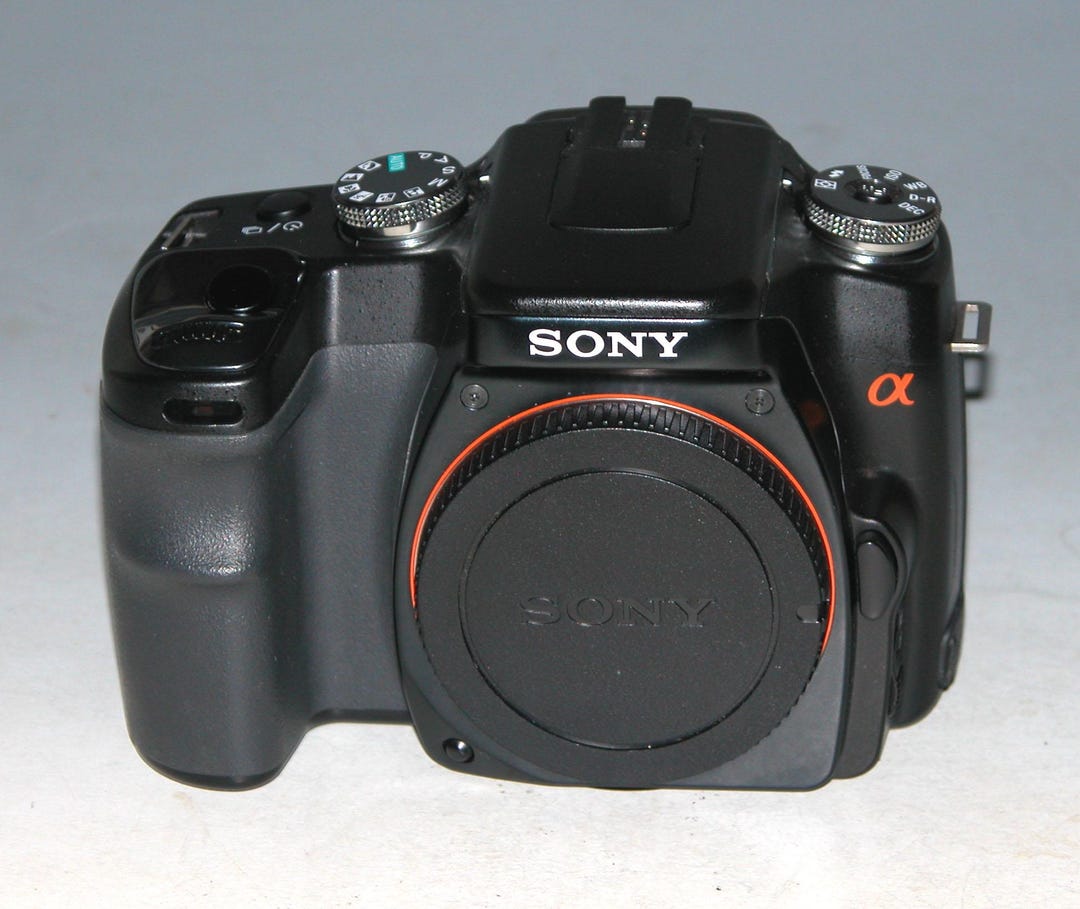 Sony Alpha A100 10.2MP Digital SLR Camera (body Only) - New Battery ...