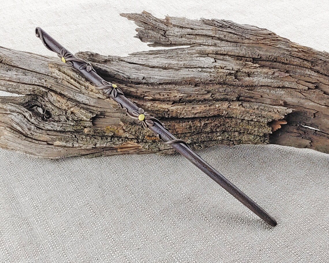 Daisy Vine Wizard Wand, Handcrafted Wood, Magic and Fantasy - Etsy