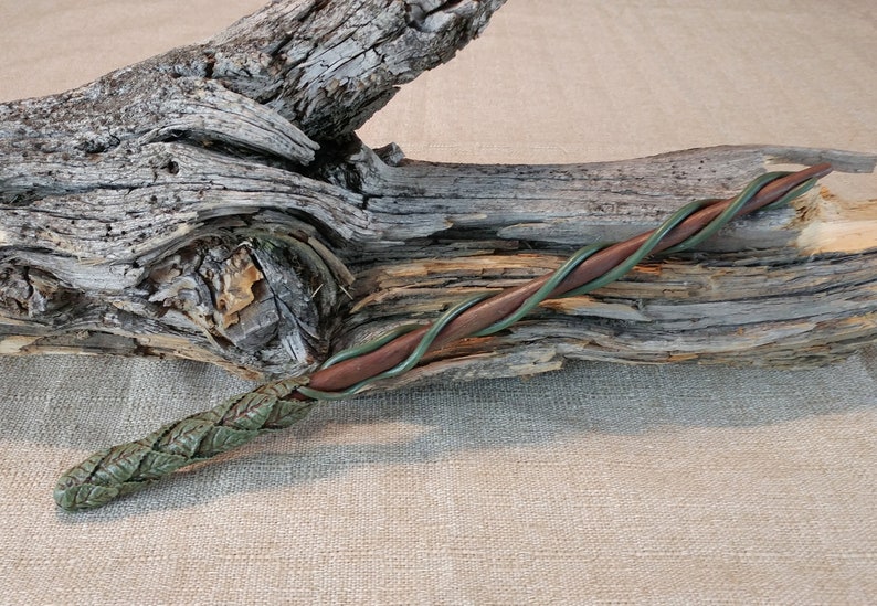 Green Vine Leaf Wizard Wand / Wood Magic Wand / Fantasy Wand / - Etsy