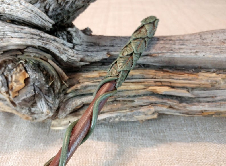 Green Vine Leaf Wizard Wand / Wood Magic Wand / Fantasy Wand / - Etsy