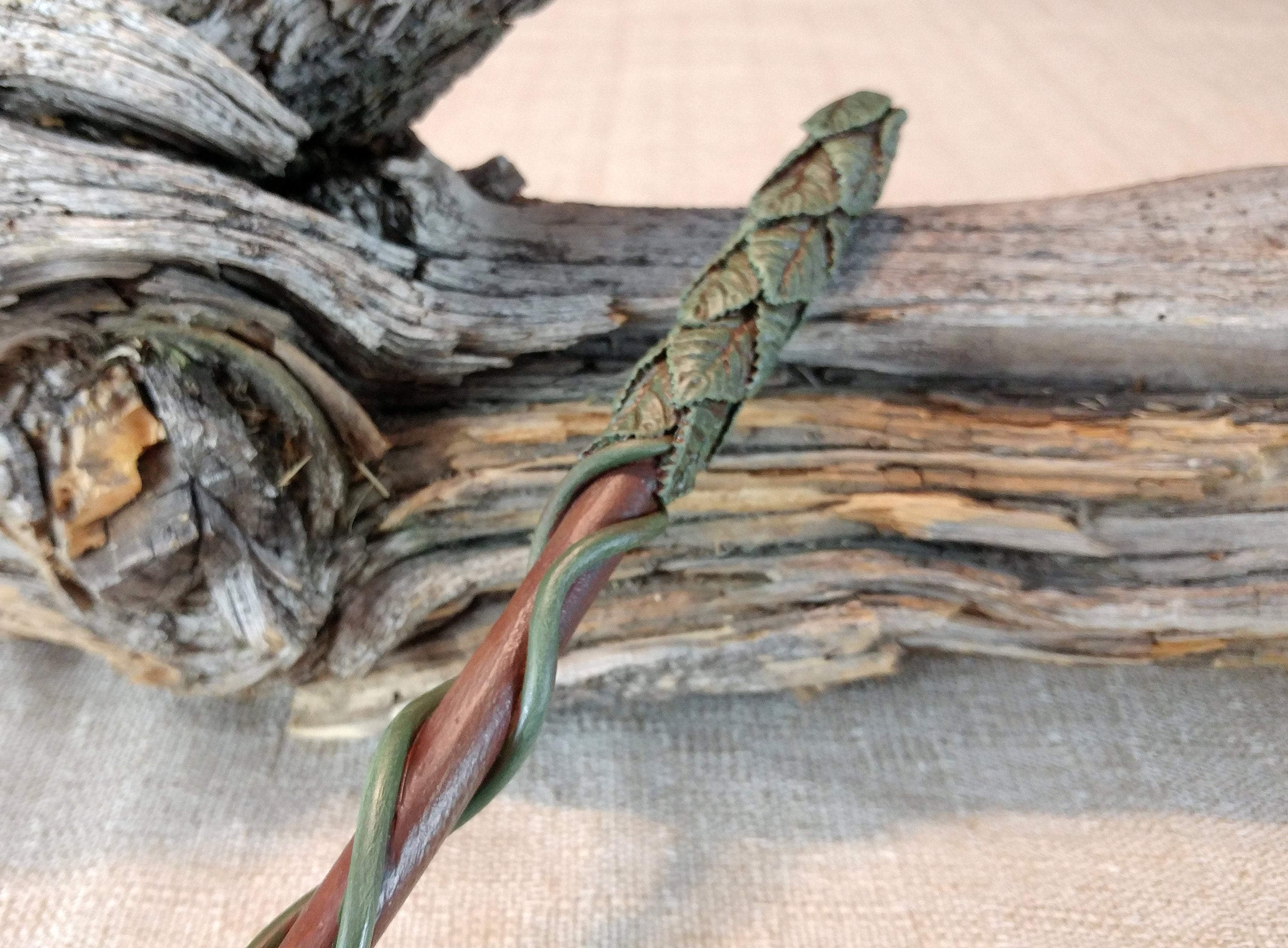 Green Vine Leaf Wizard Wand / Wood Magic Wand / Fantasy Wand / - Etsy