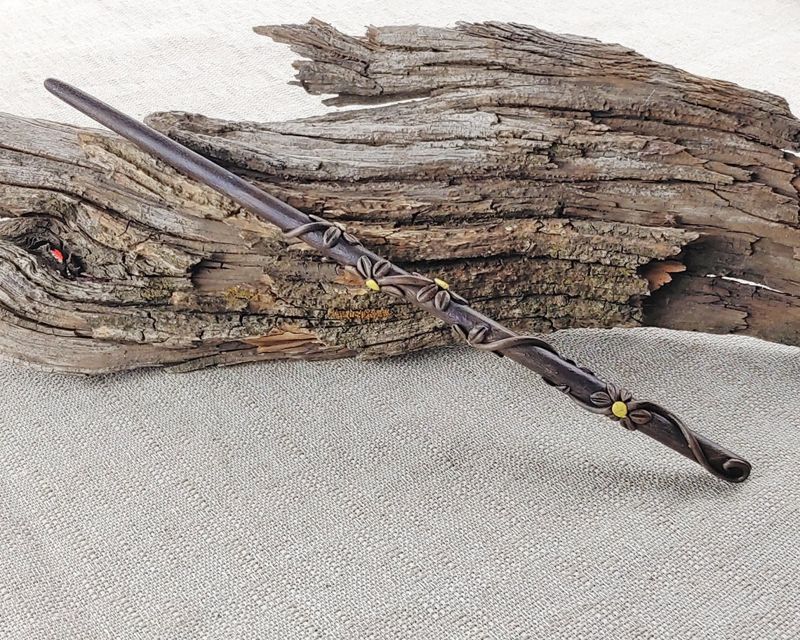 Daisy Vine Wizard Wand, Handcrafted Wood, Magic and Fantasy - Etsy