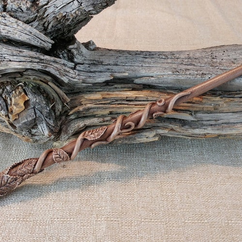 Green Vine Leaf Wizard Wand / Wood Magic Wand / Fantasy Wand / - Etsy
