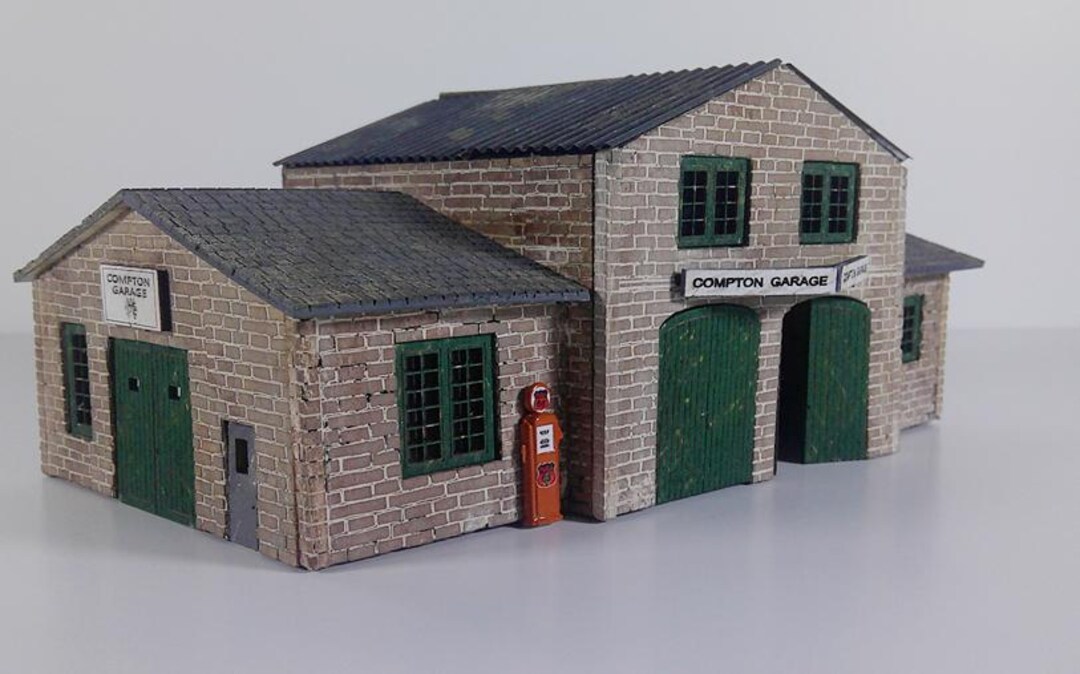HO Building Compton Garage Laser Craftsman Kit Red Arrow Lines (FREE ...