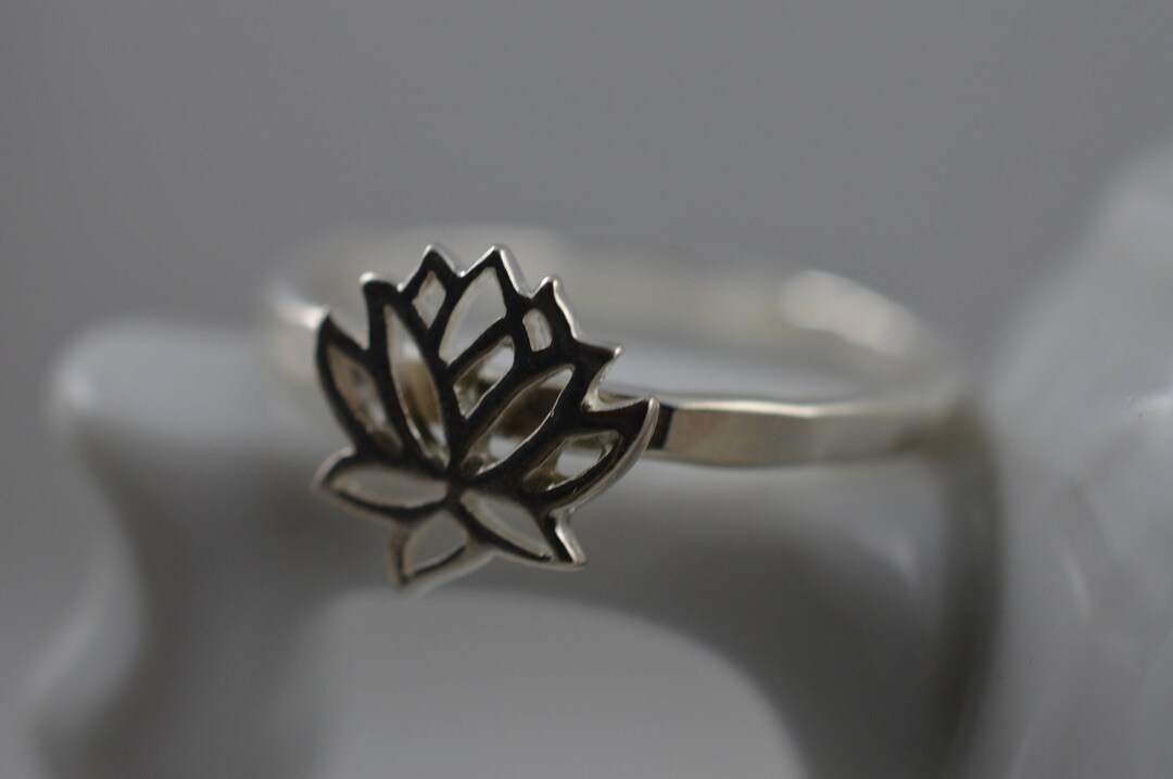 Lotus Flower Ring in Sterling Silver - 925 Lotus Ring - Etsy