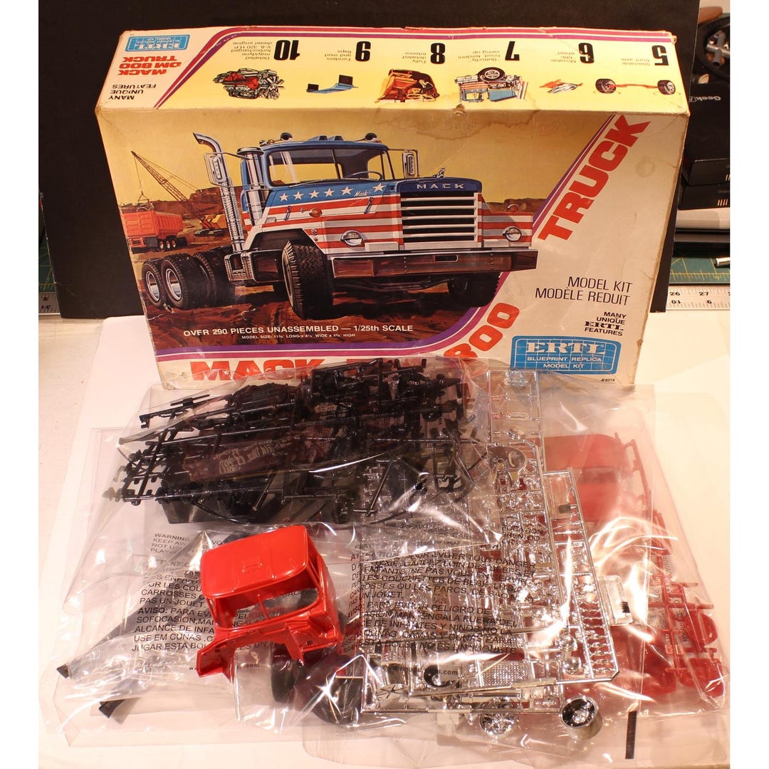 ERTL Mack Dm 800 Truck 1/25 Scale Model Kit #8018 (1976) (I) - Etsy