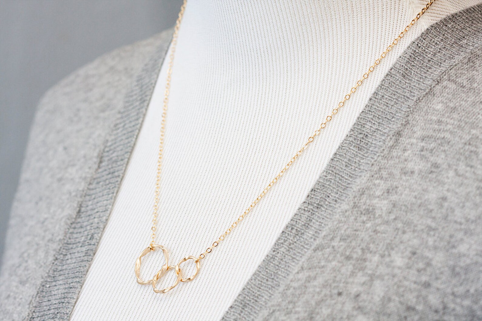 Three Circle Necklace Gold Linked Circles Eternity Necklace ...