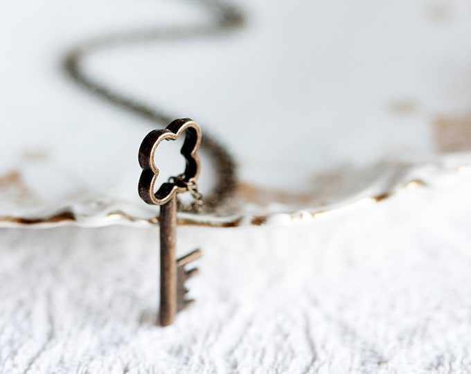 Simple Key Necklace Back to School Shamrock Key Pendant Four Leaf ...