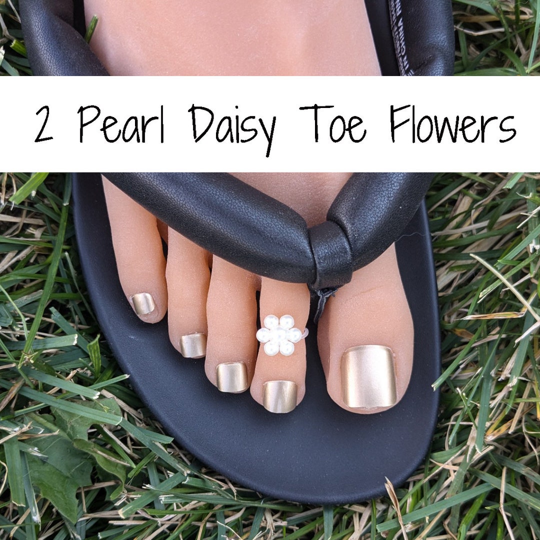 Two Pearl Daisy Toe Flowers - Etsy