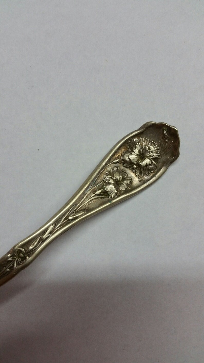 W R Keystone (trademark of Wm A. Rogers Ltd.) 1908 CARNATION Gravy ...