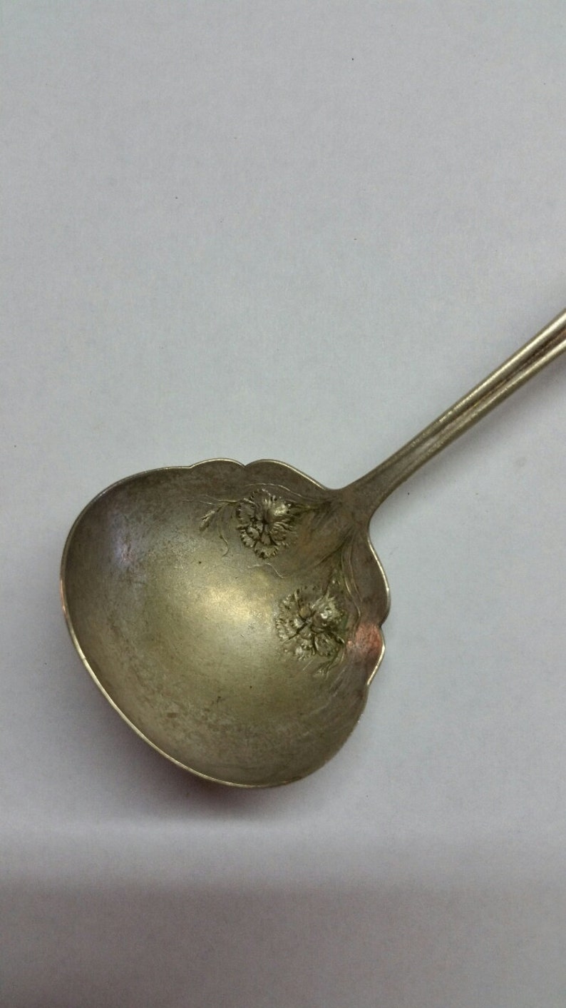 W R Keystone (trademark of Wm A. Rogers Ltd.) 1908 CARNATION Gravy ...