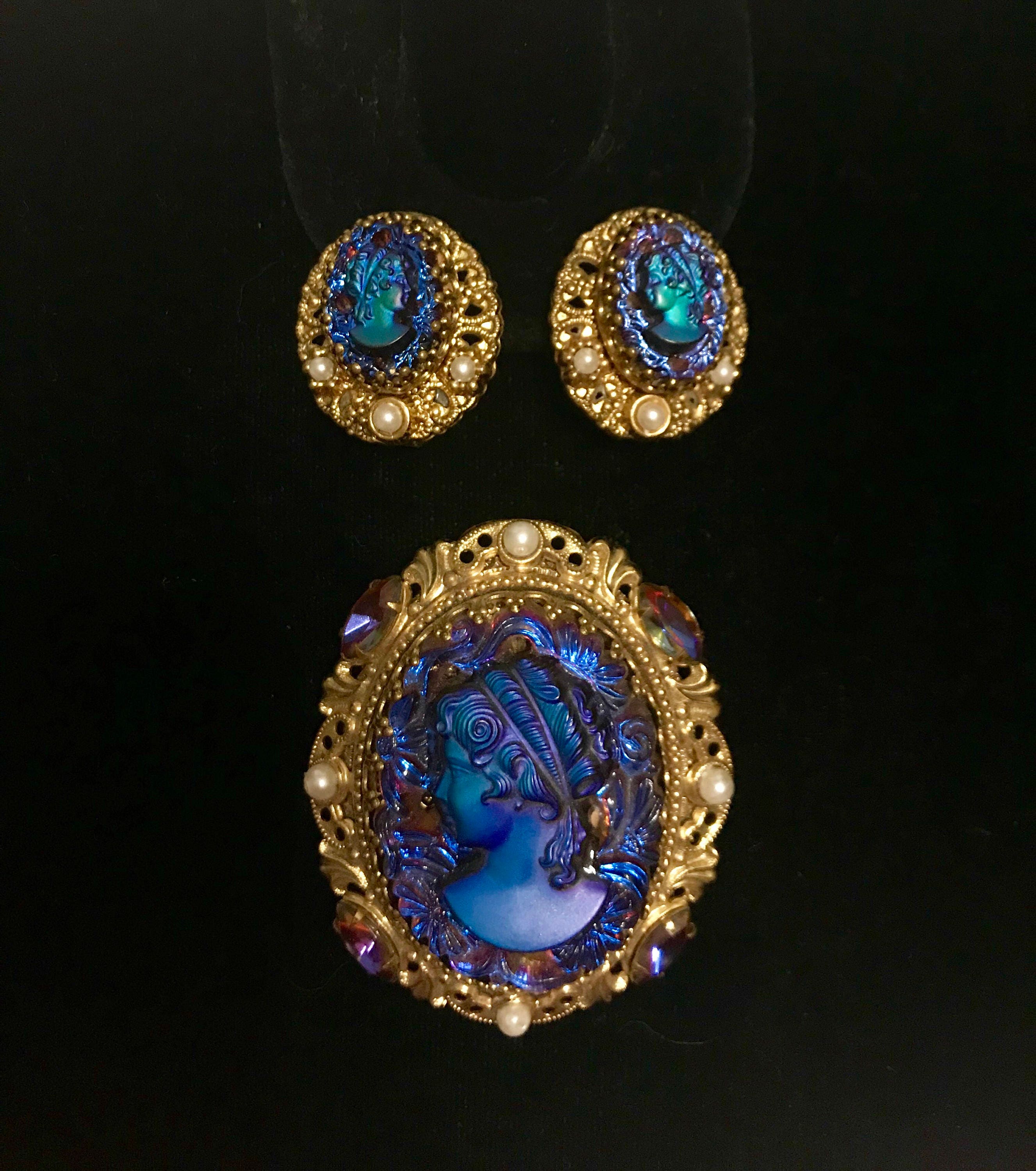 Vintage Art Deco Blue Cameo Brooch and Earring Set Rainbow Rhinestones ...