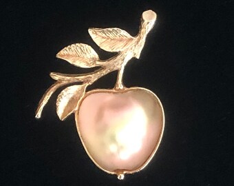 Sarah Coventry Apple Pin - Etsy