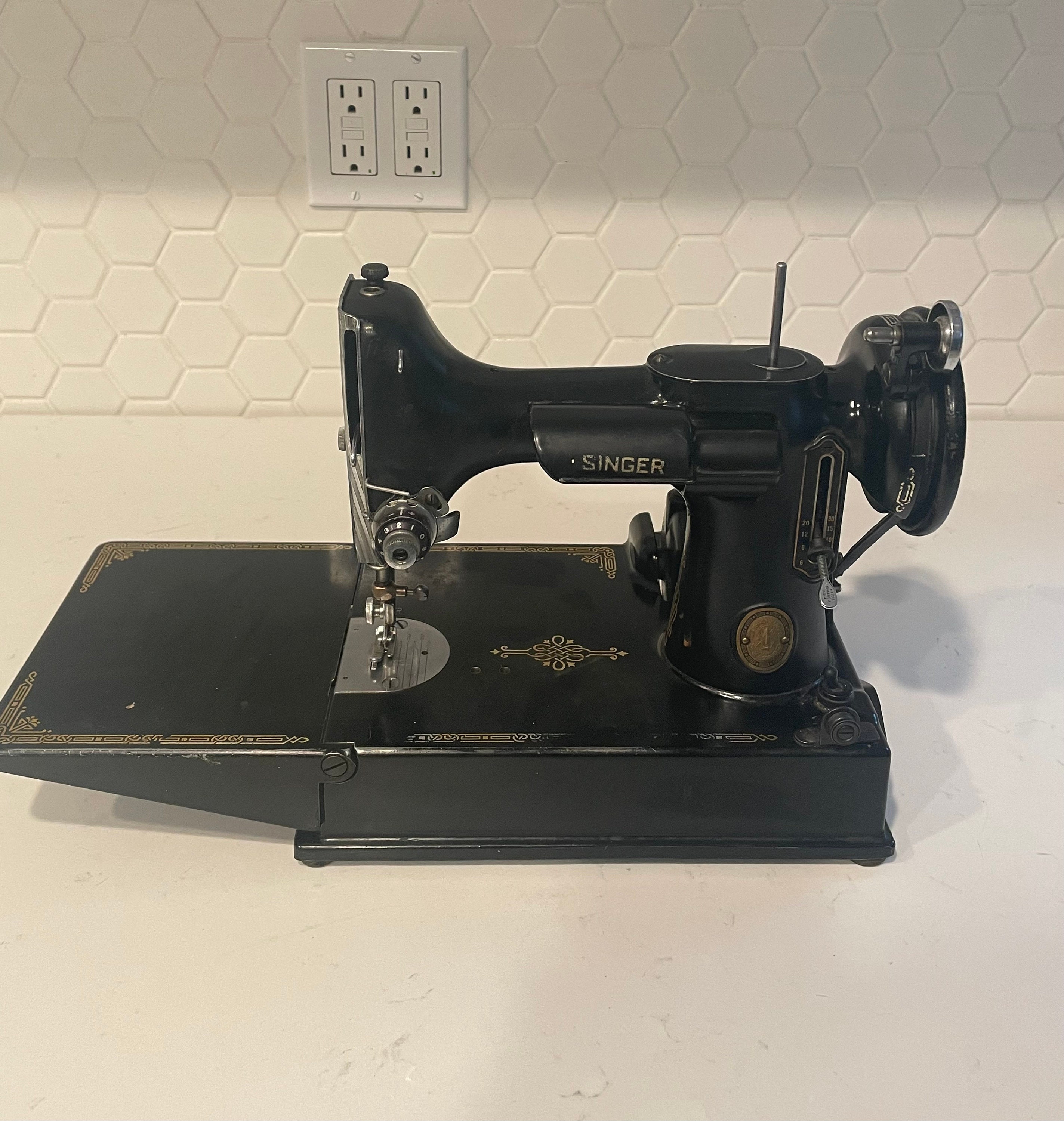 Vintage Featherweight Singer Sewing Machine, 221, 1952, Portable Sewing ...