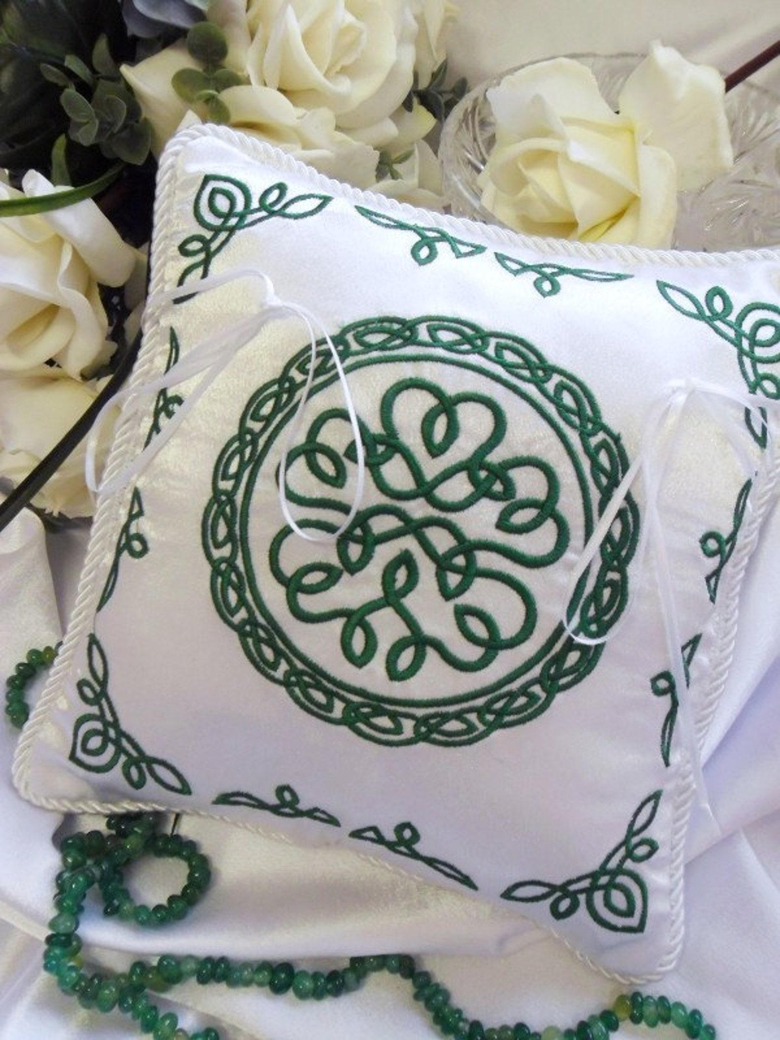 Celtic Eternity Circle Knot Embroidered Ringbearer Wedding - Etsy