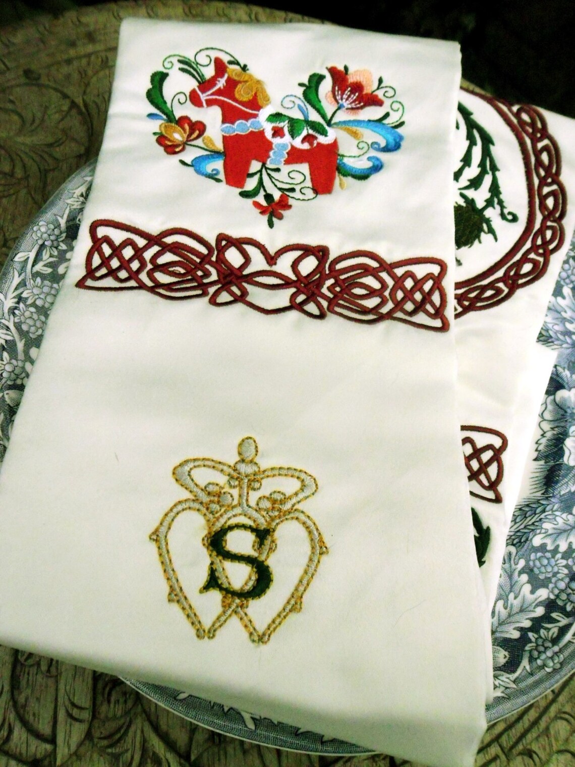 Embroidered Handfasting Cloth Swedish Scottish Wedding Dala Horses ...