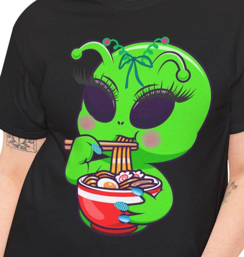 Kawaii Alien Ramen Tee | Playful Sci-fi Shirt - Etsy