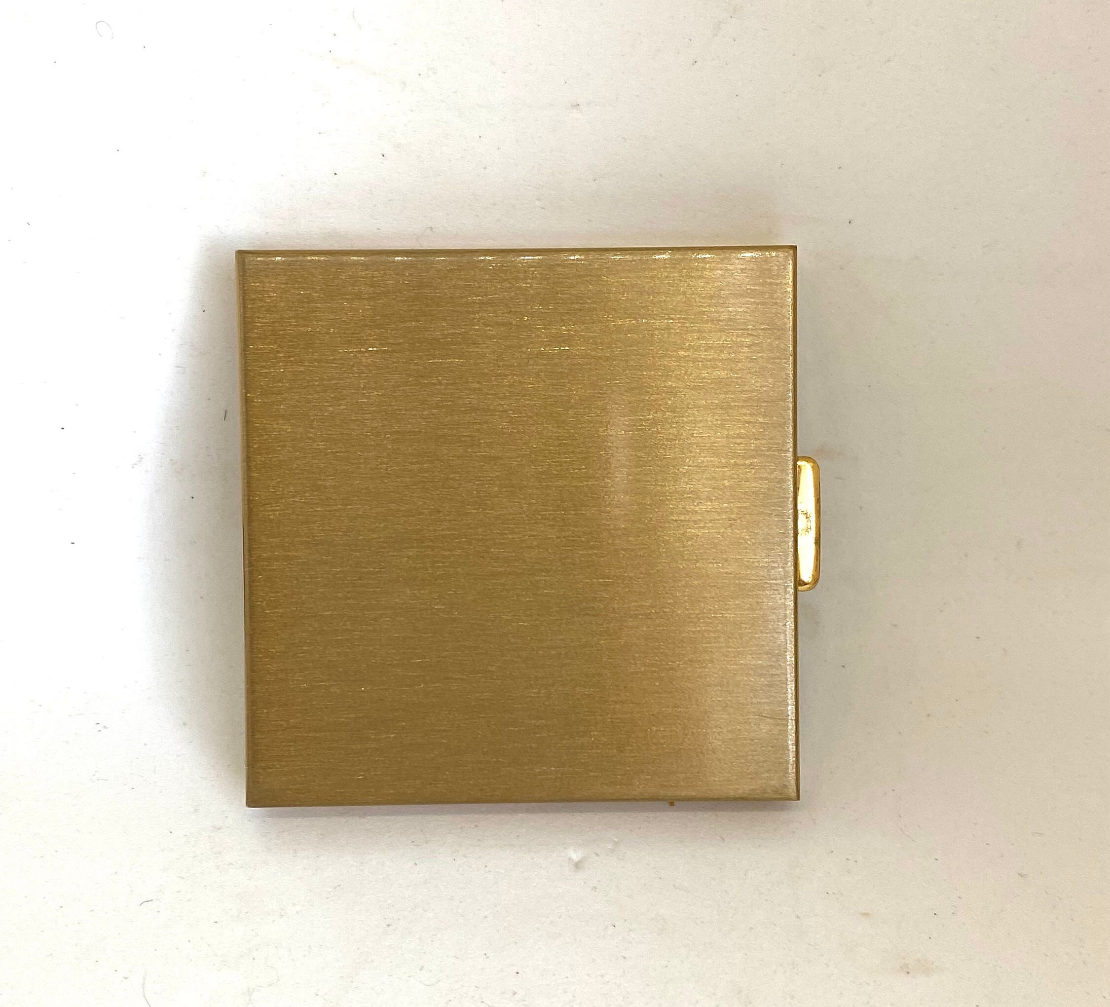 Vintage Volupte' Compact Gold Tone 1960's