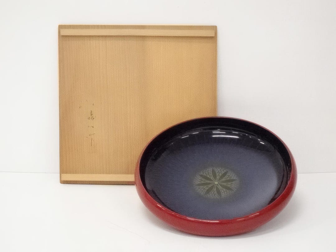Japanese Vintage Lacquer Serving Bowl "kihachi" Chrysanthemum-carved ...