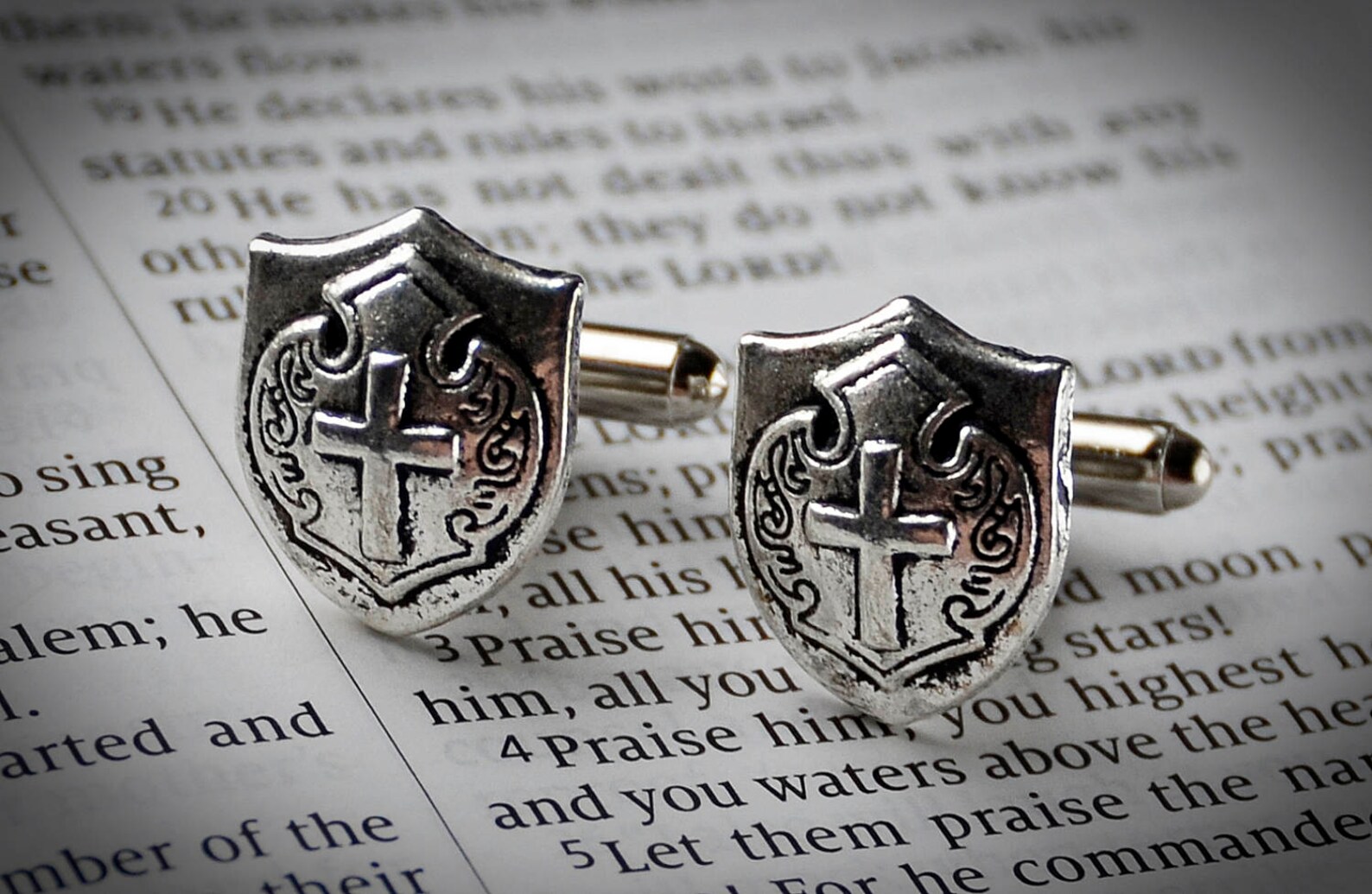 Cross and Shield Cufflinks Express Yourself - Etsy