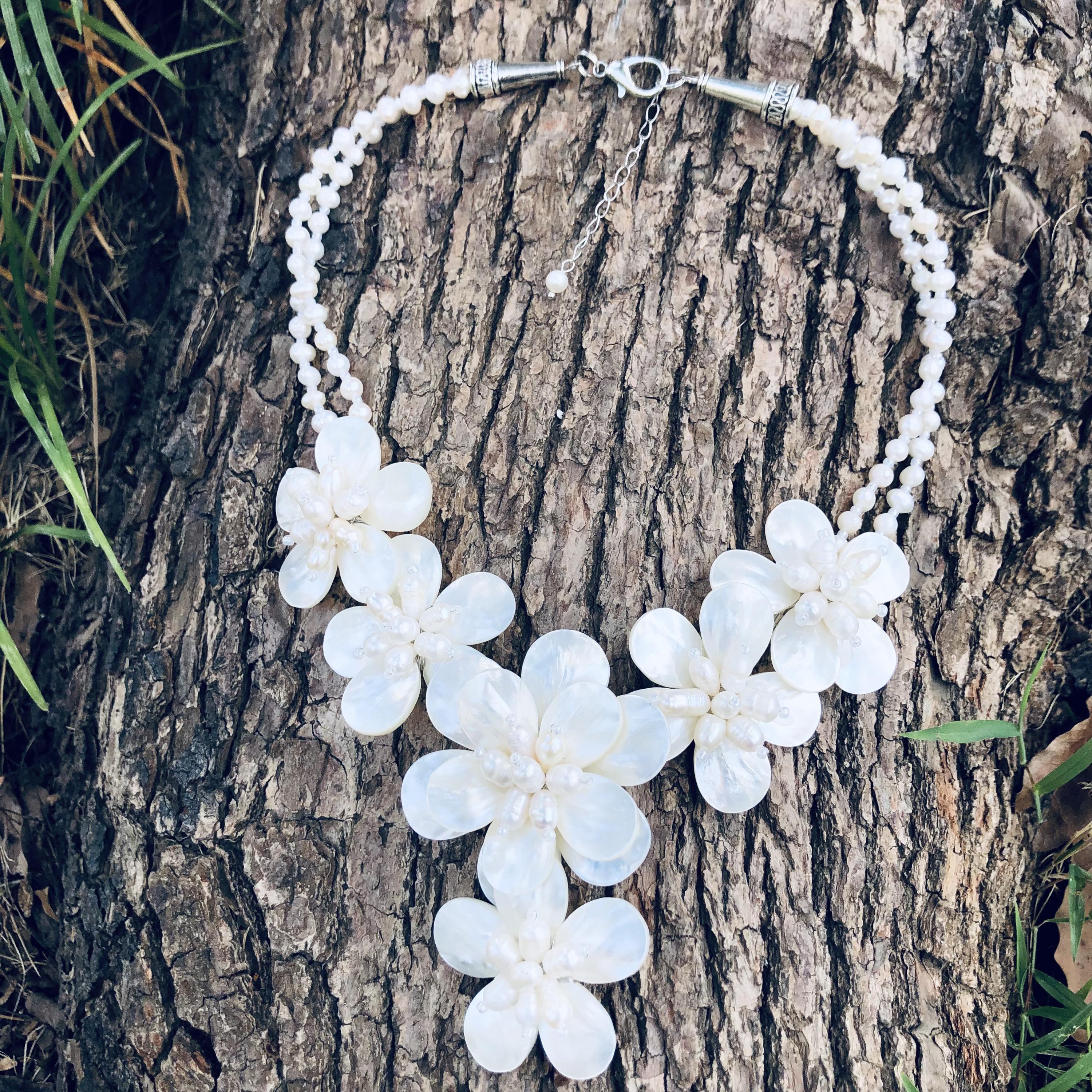 Natural Freshwater Pearl Shell Flower Necklace Statement Necklace ...
