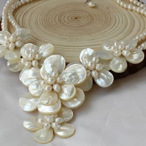 Natural Freshwater Pearl Shell Flower Necklace Statement Necklace ...