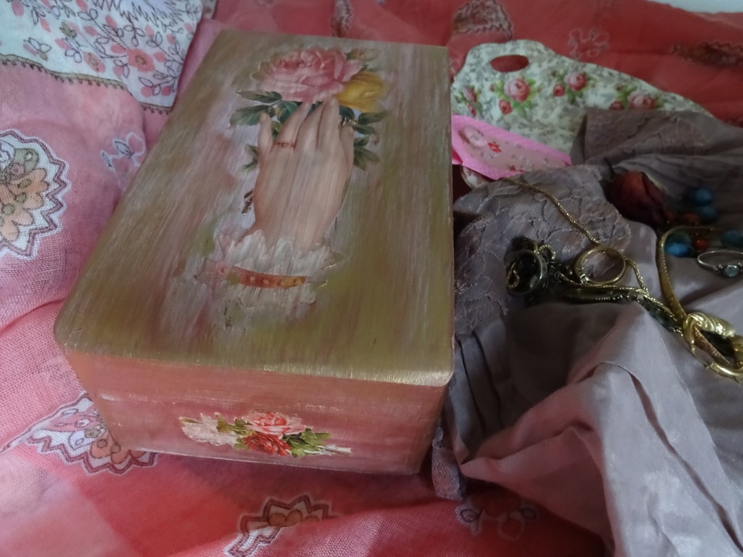 Vintage Jewelry Box: Repurposed Vintage Wooden Jewellery Casket ...