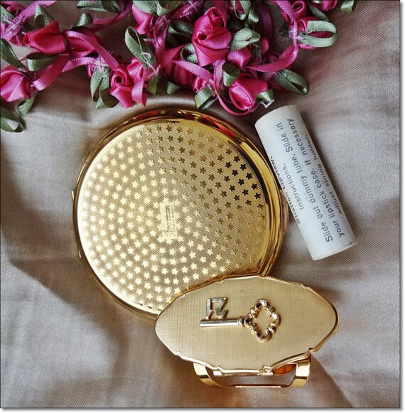 Vintage Compact, Lovely Stratton of London, Powder Co… - Gem