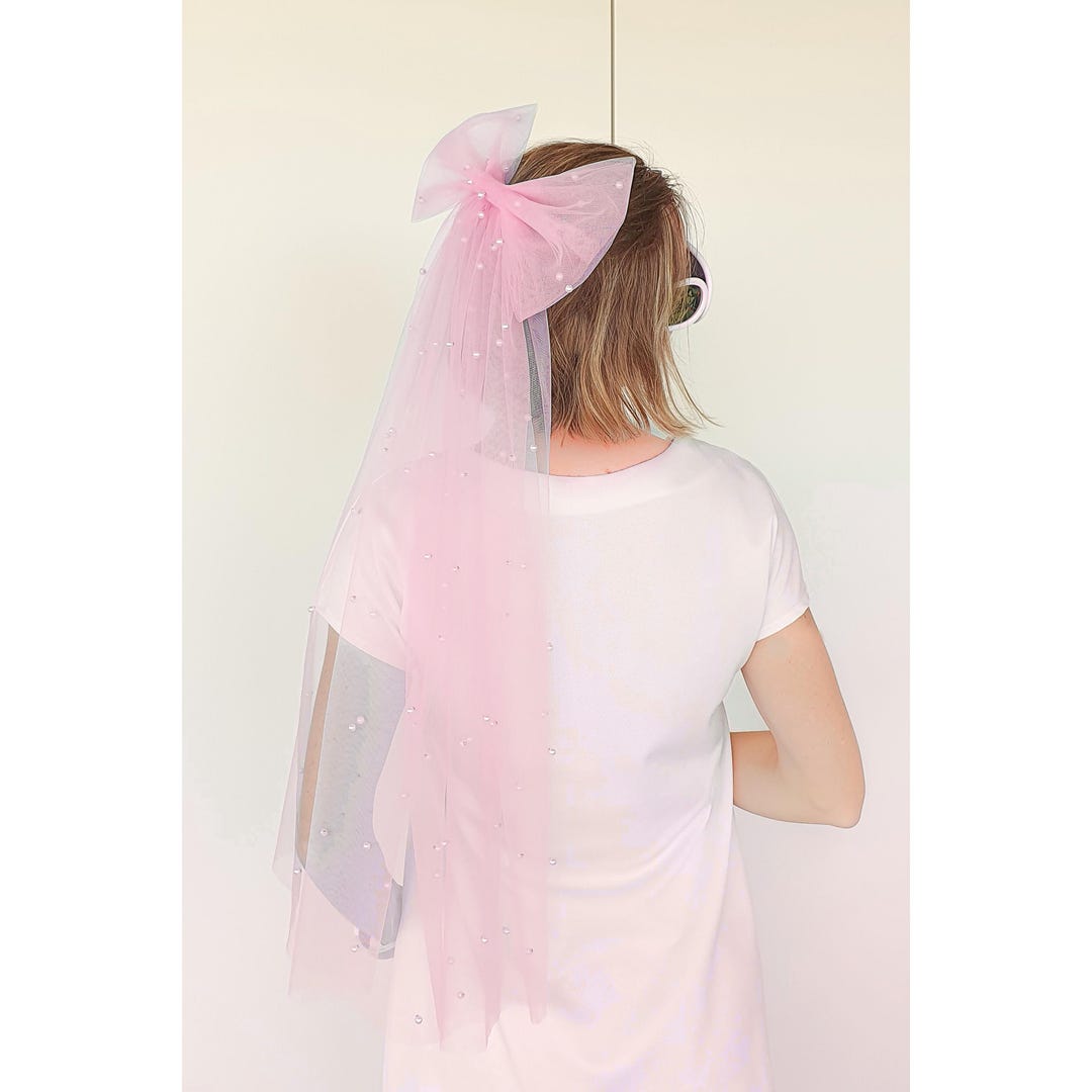 Bridal Bow Veil in Pink, Modern Wedding Veil, Tulle Hair Piece, Short ...