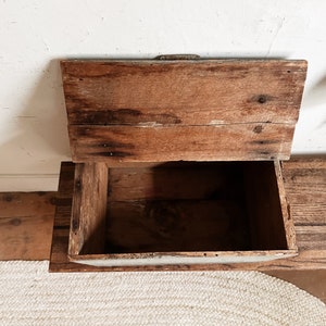 Antique Primitive Wood Crate With Lid Storage Box Rustic Farmhouse ...