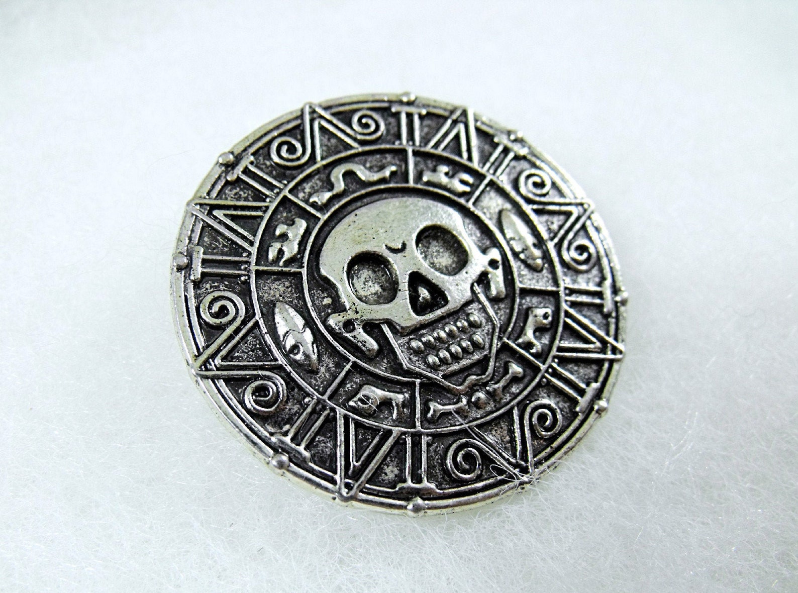 Silver Brooch Pin Pirate Brooch Pin Pirates of the Caribbean - Etsy ...