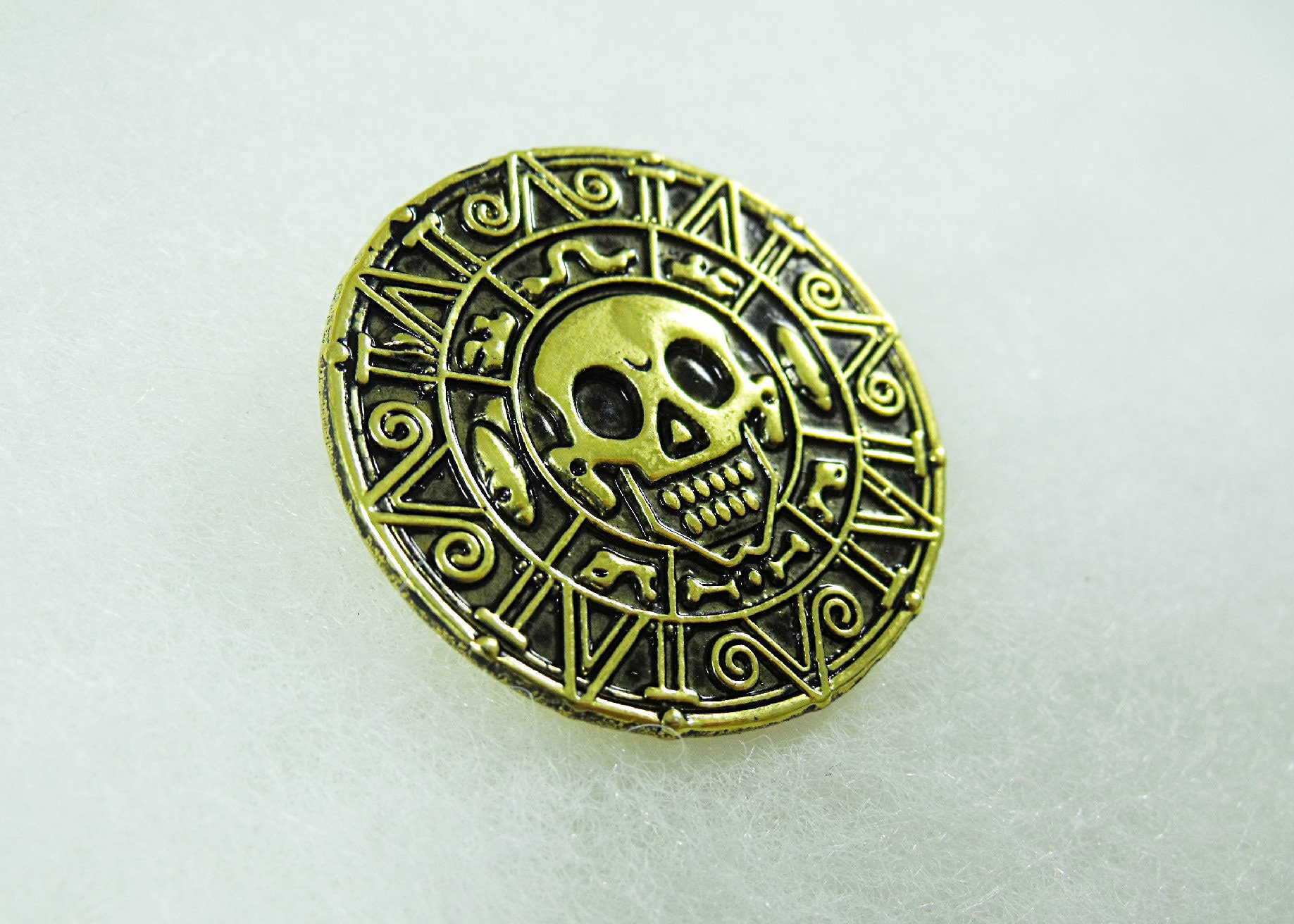 Gold Brooch Pin Pirate Brooch Pin Pirates of the Caribbean | Etsy