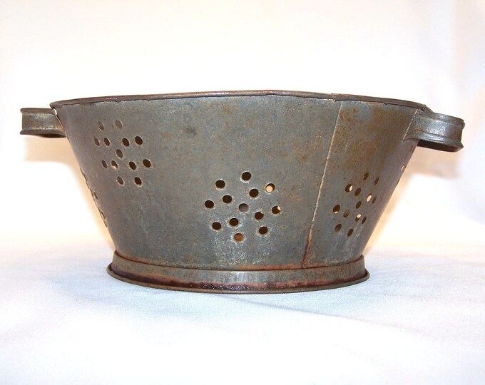 Vintage Metal Colander Strainer - Etsy