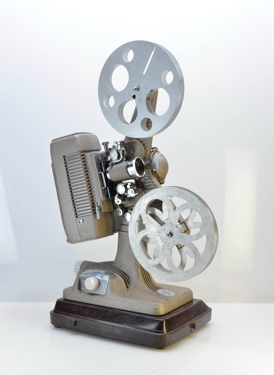 Near MINT 1948 Revere Model 48 16mm Film Projector in Case, Variable ...