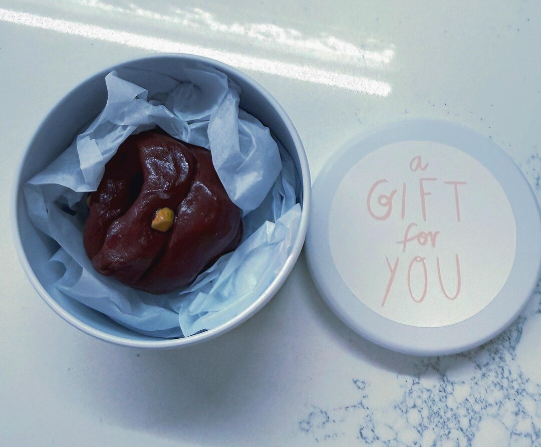 Poo in a Tin – Hilarious Gag Gift | Clay Poop Novelty | Unhinged Prank ...
