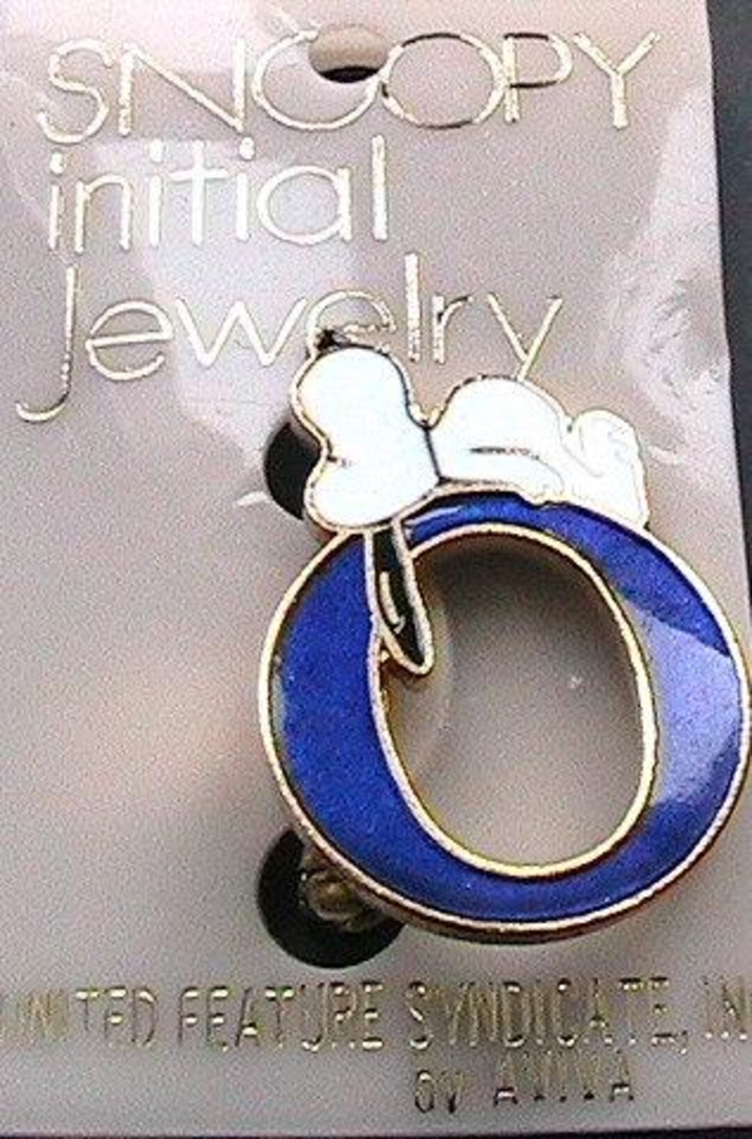 SNOOPY PEANUTS 1970s Metal Brooch Pin ~ Blue Enamel Initial Letter " O ...