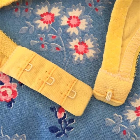 French 1970s Women Vintage Wireless Bra - Romantic Pa… - Gem