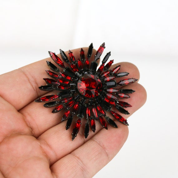 Vintage Unsigned Schreiner Blood Red & Black Rhinesto… - Gem