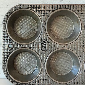 Vintage 1950s EKCO Waffle Pattern Muffin Tin - Etsy