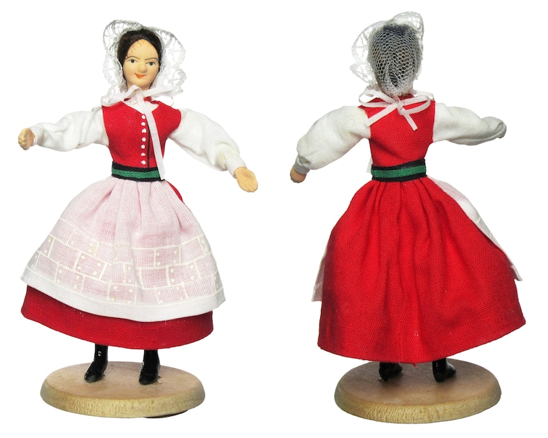 European Folk Costume Doll From Wielkopolska, Poland | Traditional ...