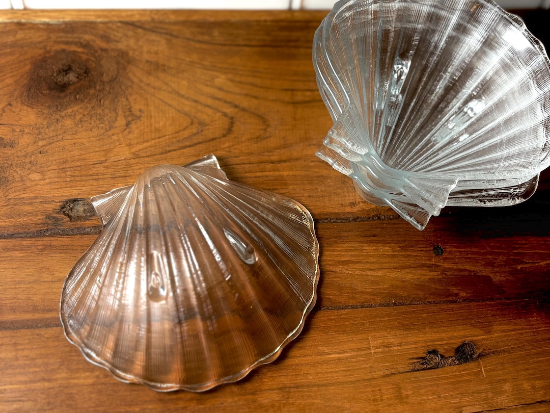 Vintage Scallop Shell Plates Set of 4 Pressed Glass Seafood Dish Clear ...