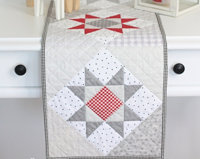 Charmed Star Table Runner Pattern PDF - Etsy