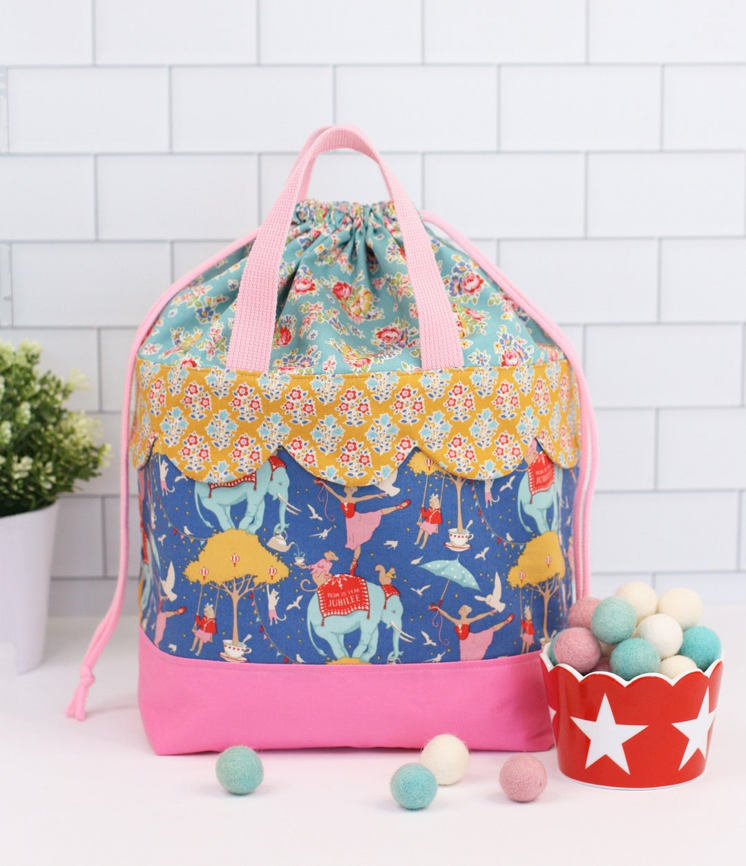 Jubilee Bag PDF Sewing Pattern; Drawstring Project Bag; Scalloped Bag ...