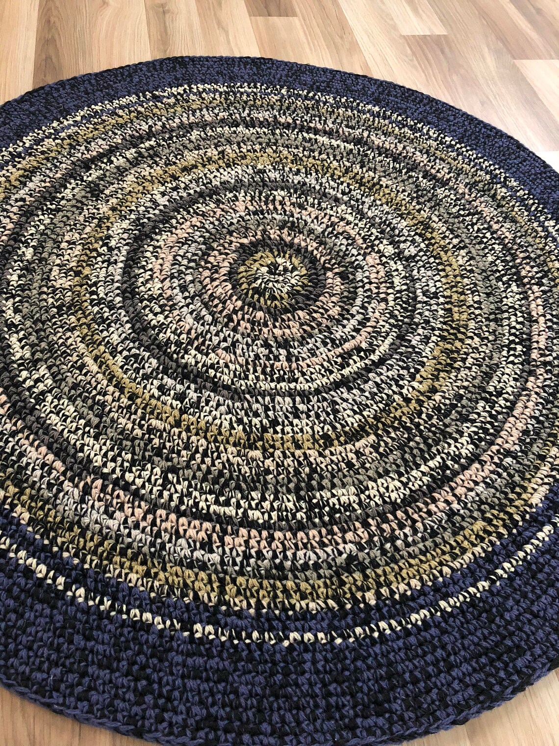 Beautiful Hand Crocheted Round Rug 40 Inches in Diameter - Etsy