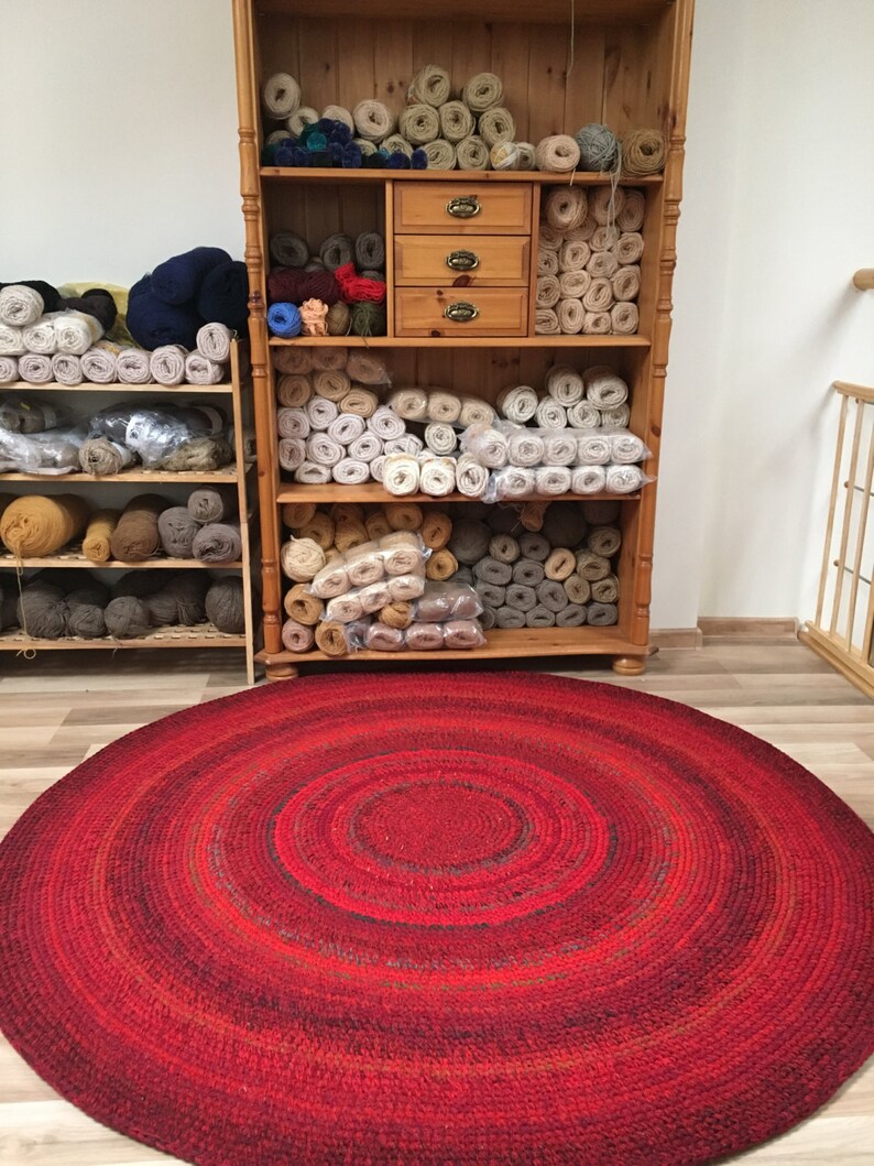 Handmade round rug in red measures 59'' in diameter | Etsy