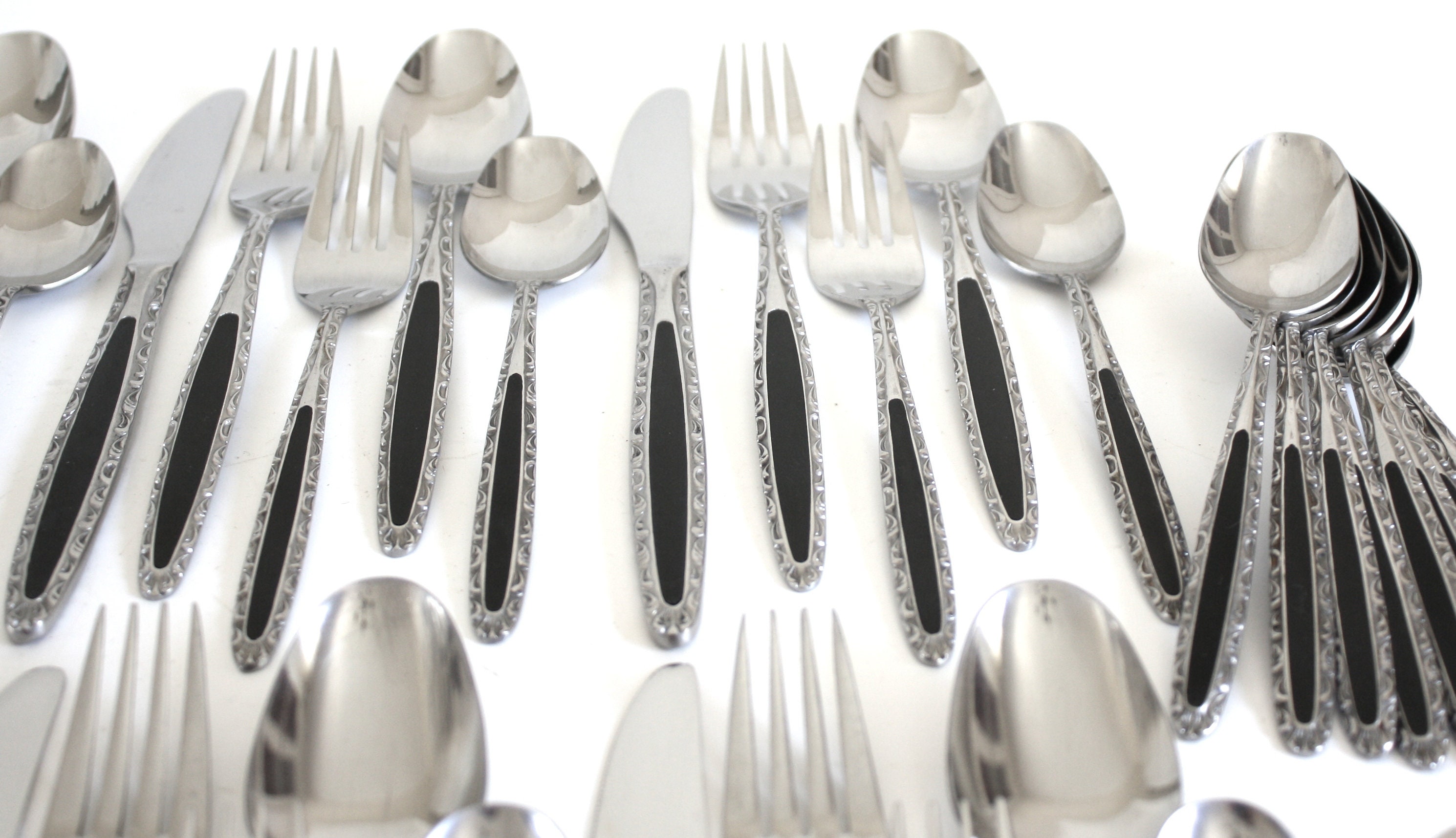 Black Handle Flatware Set, Tru-tone by Princess, Complete Service for 8 ...
